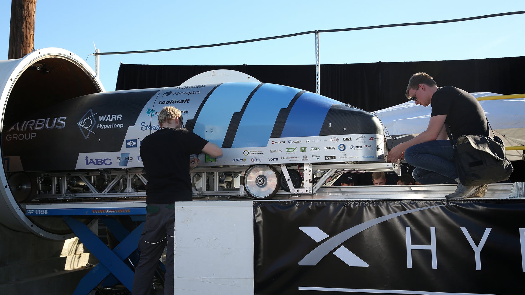 Elon Musk Just Showed The World That A Hyperloop Goes Really, Really ...