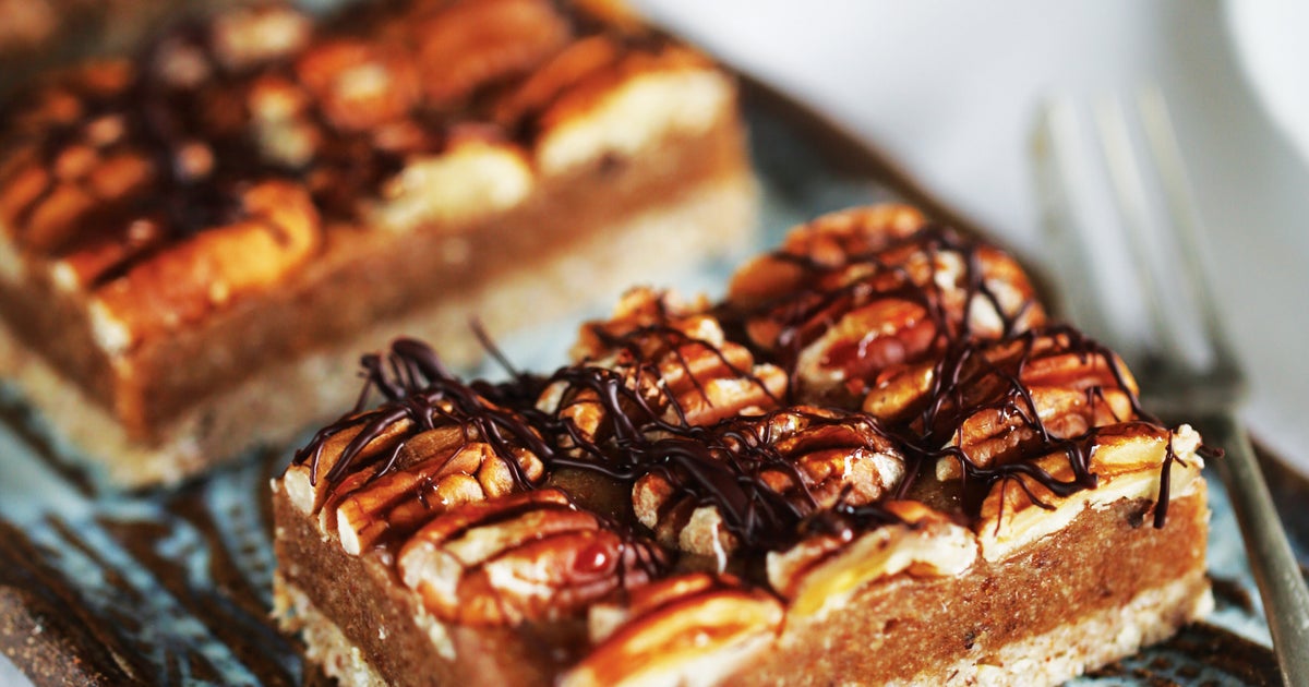 How To Make Raw Pecan Caramel Slice | HuffPost Food & Drink