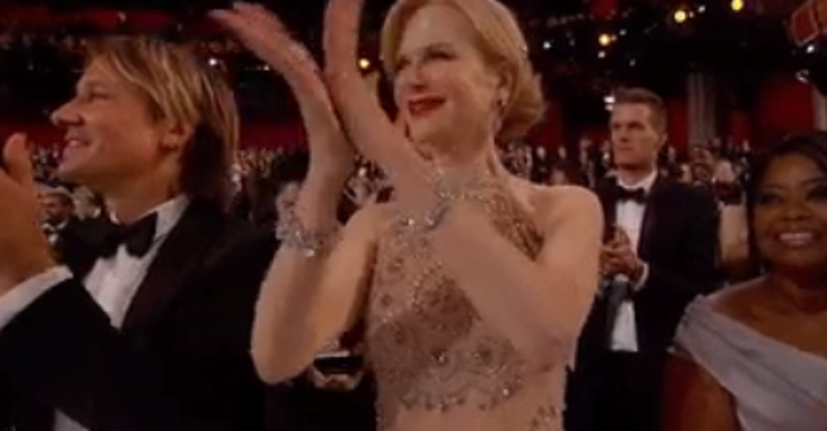 People Are Confused By Nicole Kidman's Clapping Technique At The Oscars ...