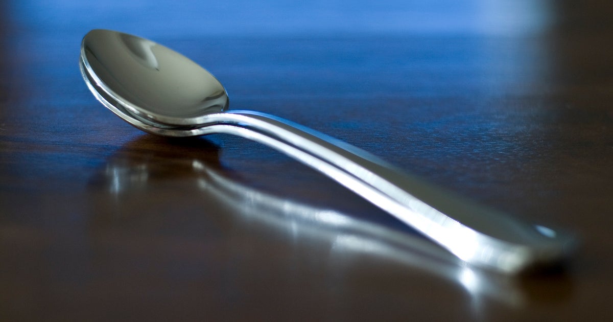 What Happens When 2000 People Spoon Together | HuffPost News