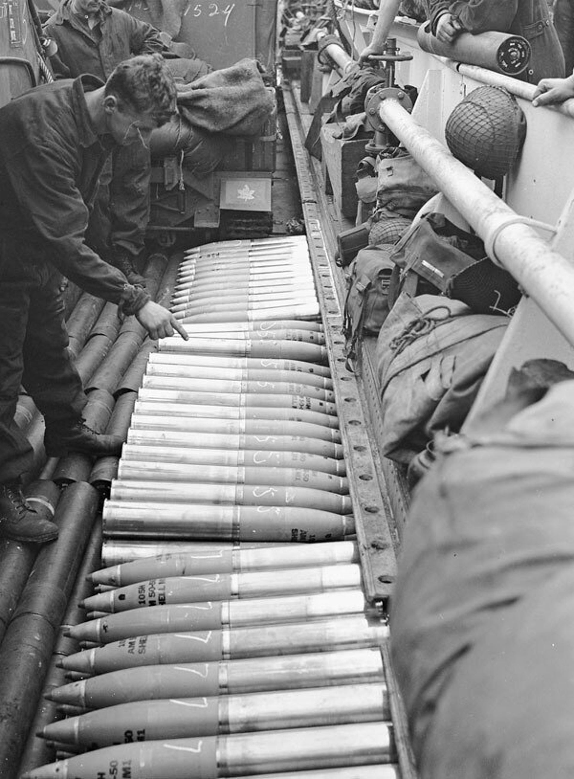 Powerful Photos Of Canadians In Action On D-Day | HuffPost News