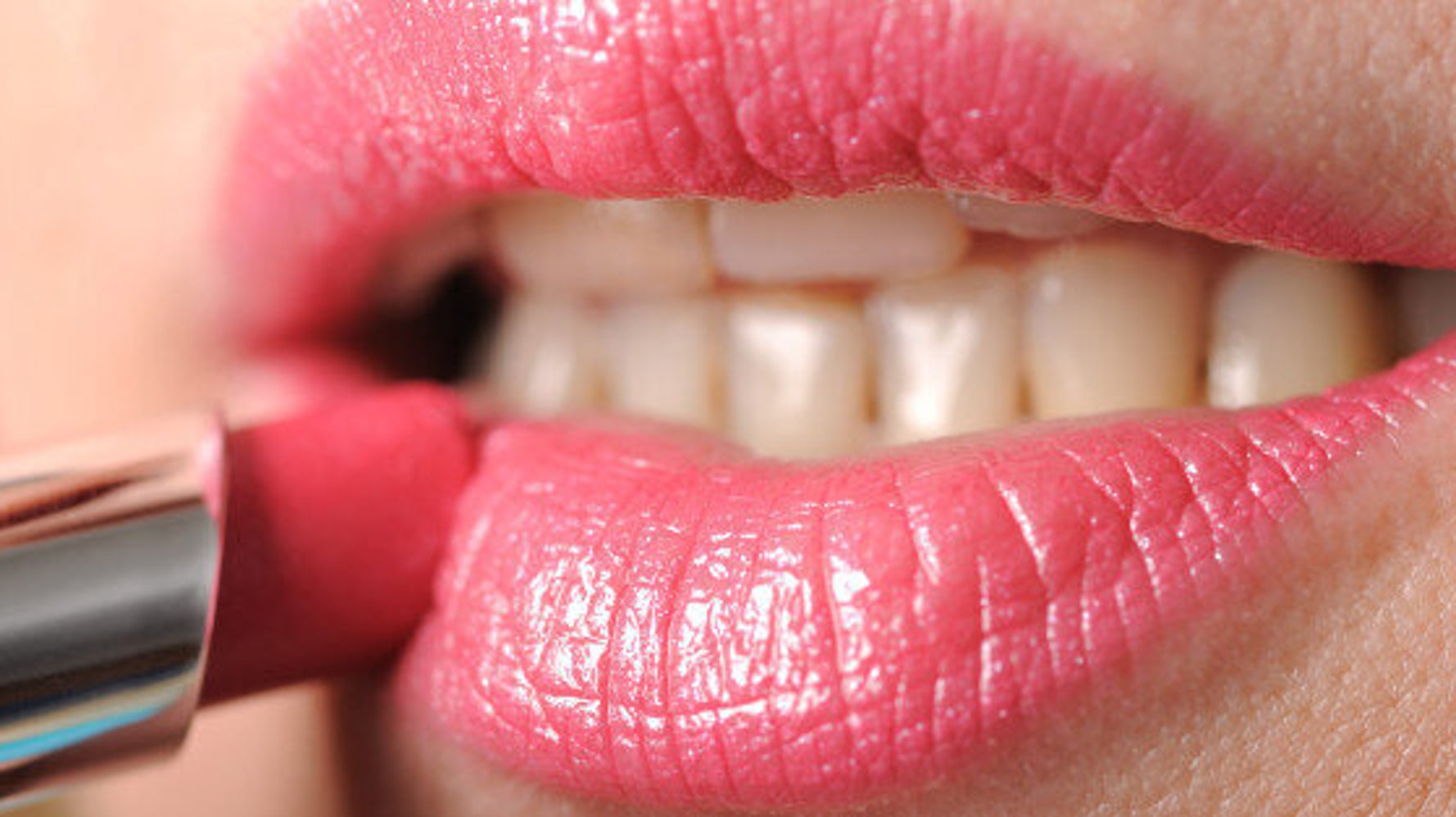 How To Wear Pink Lipstick This Summer Huffpost Canada Style
