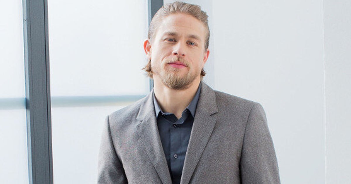 All The Times Charlie Hunnam Looked Hot In A Suit (PHOTOS) | HuffPost Style