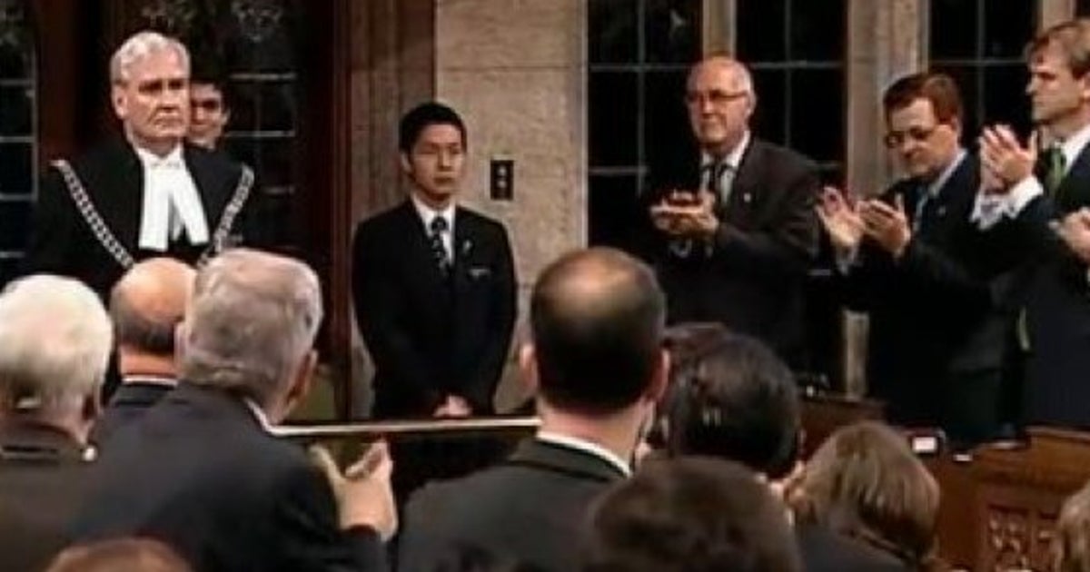 Kevin Vickers Receives Standing Ovation In House Of Commons | HuffPost ...