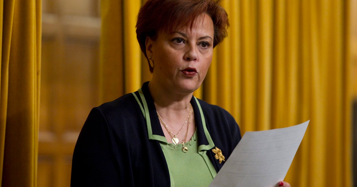 Liberal MP Alexandra Mendès Wants Trudeau To Challenge Quebec's Bill 62 ...