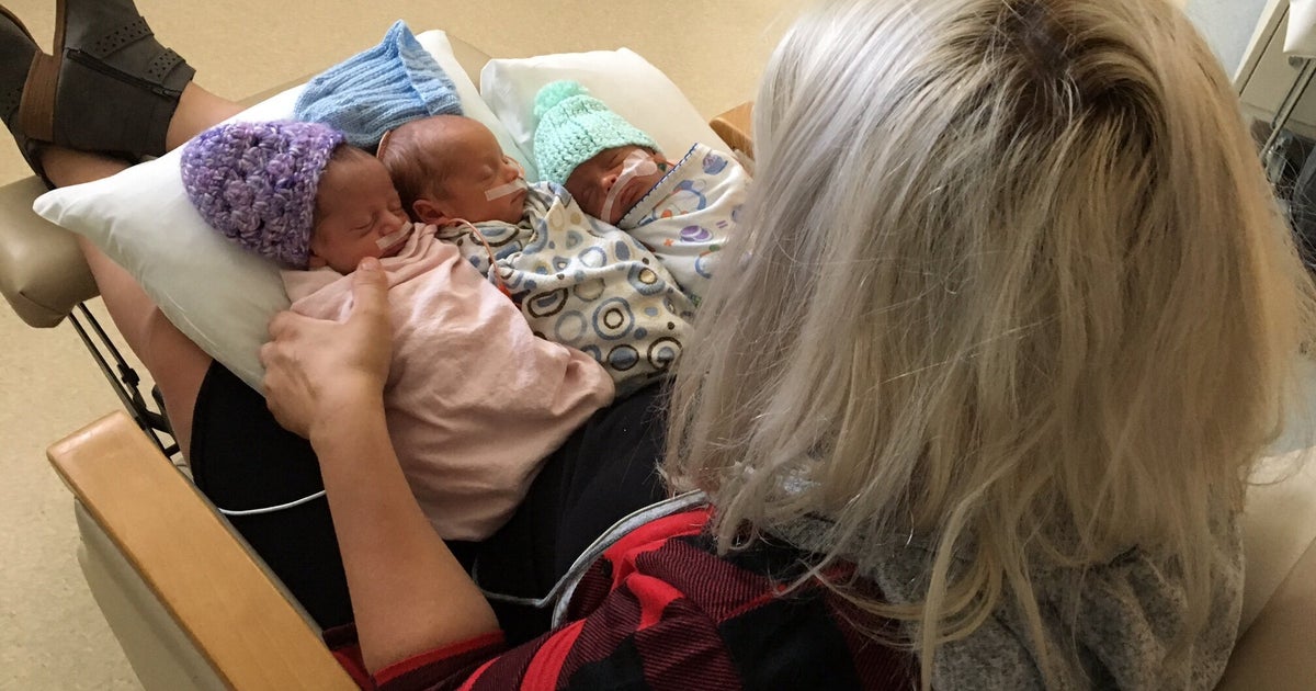 Saskatchewan Mom Danielle Johnston Gives CPR To A Triplet While Giving ...