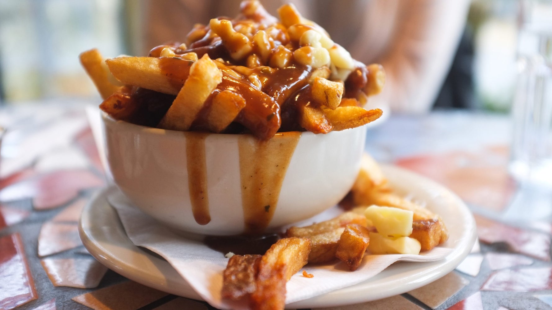 La Belle Et La Boeuf Burger Bar Rewards Patrons With Poutine For Not la-belle-et-la-boeuf-burger-bar-rewards-patrons-with-poutine-for-not