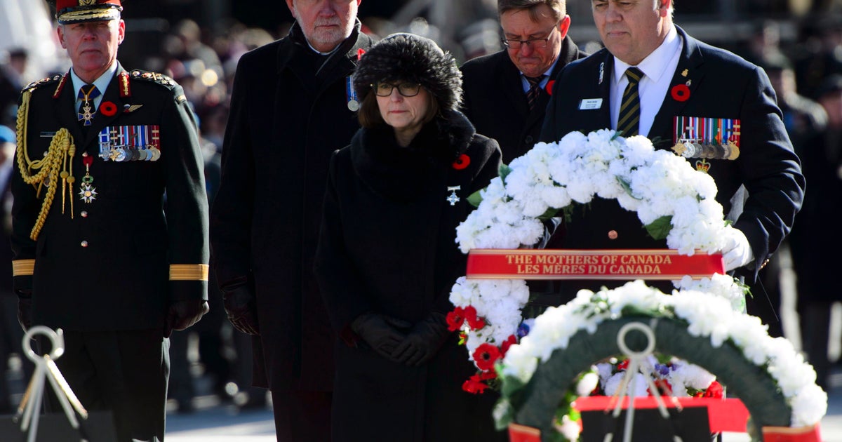 Remembrance Day 2018 Ceremony In Ottawa Features White Wreaths Instead ...