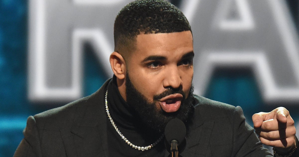 Drake Picks Up Grammy, Puts Down Awards Show During 'Acceptance Speech ...