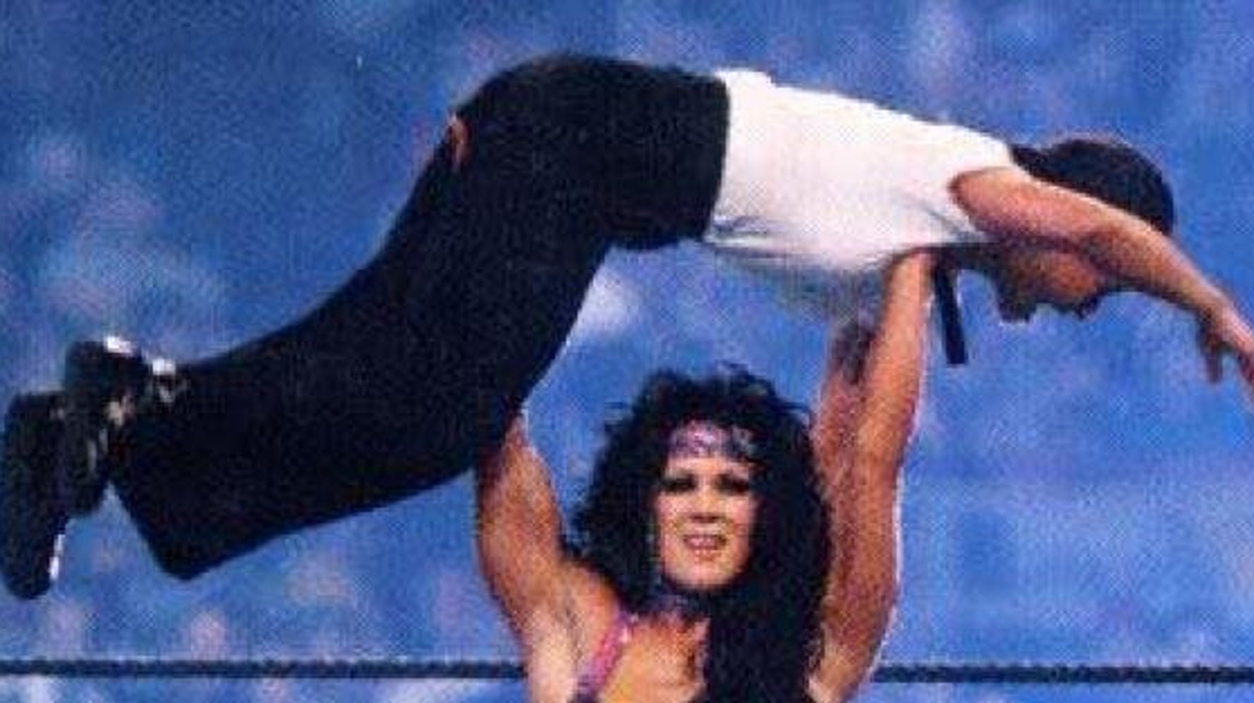 Former Wwe Wrestler Chyna Gives Twerking A Try Huffpost Null