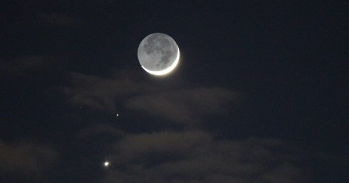 Moon, Mars, Venus Give Us A Reason To Look Up (PHOTOS) | HuffPost ...