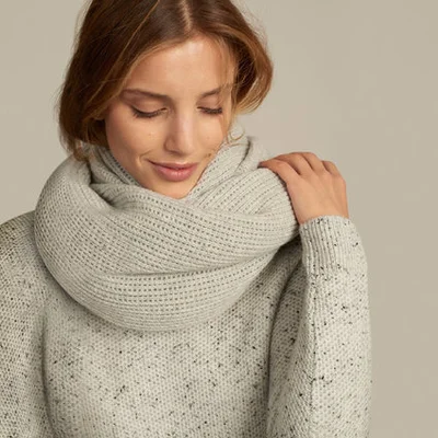 Julie Redmond's Instagram, Twitter & Facebook on IDCrawl