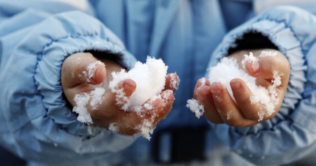 Signs Of Frostbite And How To Avoid It | HuffPost Life
