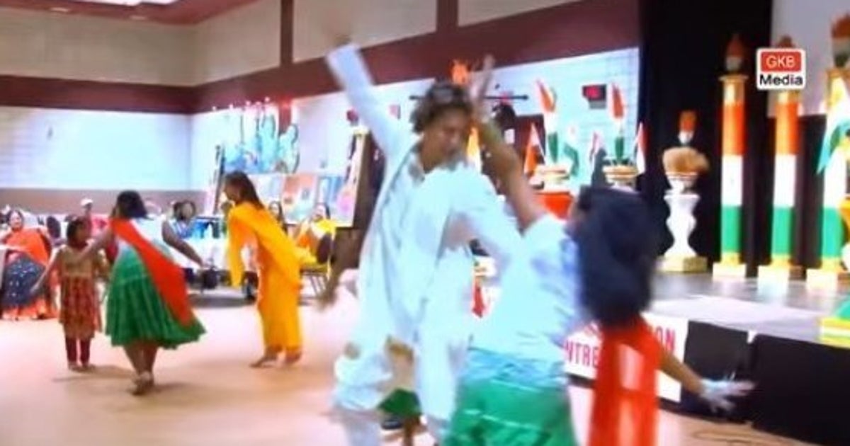 Justin Trudeau Bhangra Dancing Video Fascinates, Delights Internet ...