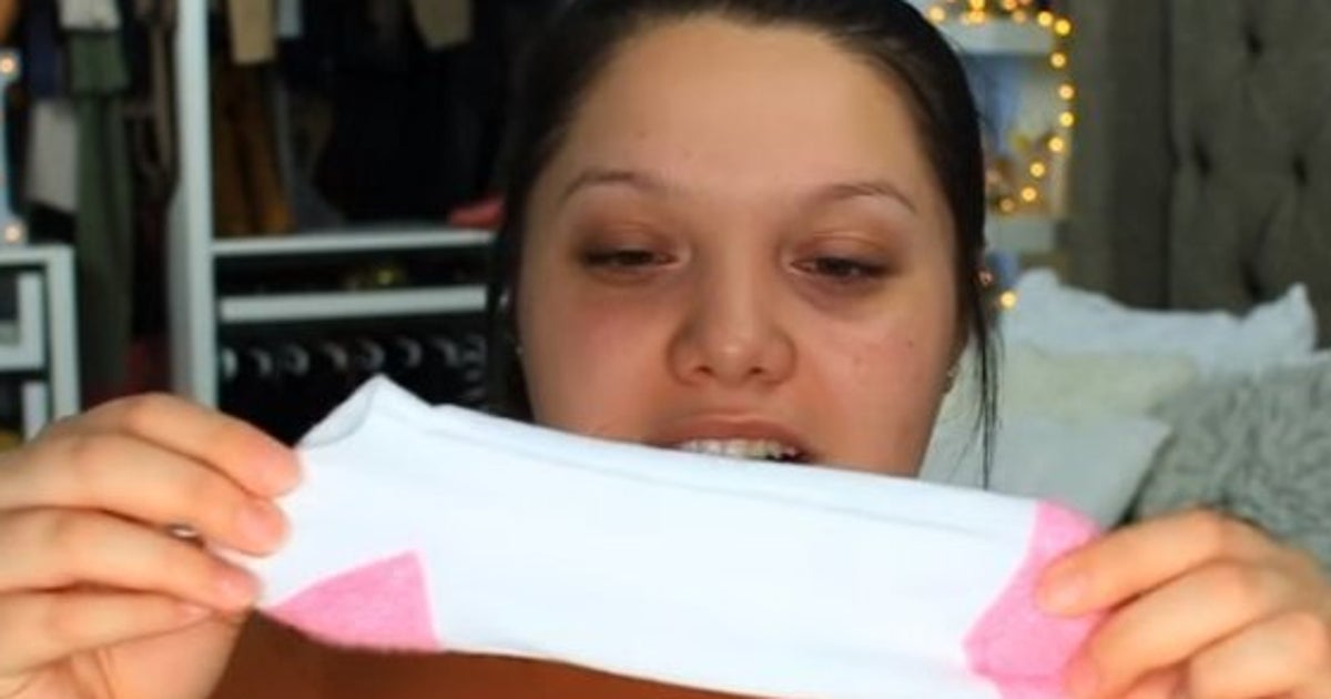 Beauty Vlogger Mayra Isabel Shows Us How To Apply Makeup With A Sock ...