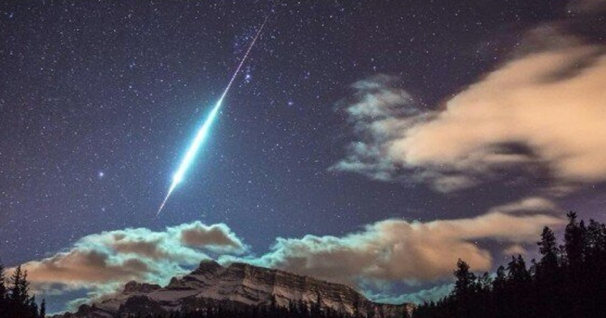 Banff Fireball Photo Captured Over Mount Rundle By Brett Abernethy ...