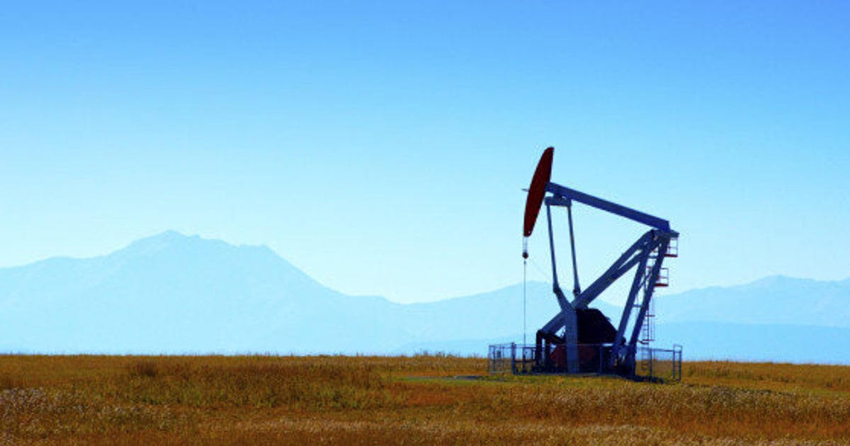 Canada Now Selling World's Cheapest Oil, Report Says, As Forecasts Call ...
