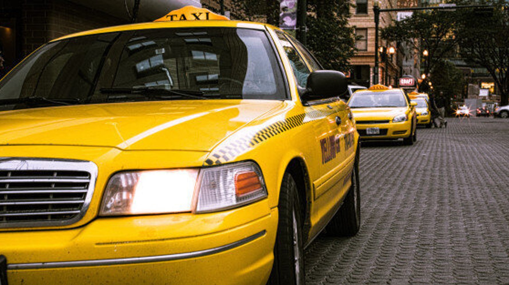 Uber Gains Ground As Edmonton Taxi Complaints Pile Up | HuffPost Canada ...