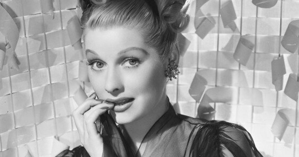 20 Stunning Vintage Photos Of Lucille Ball Huffpost Style