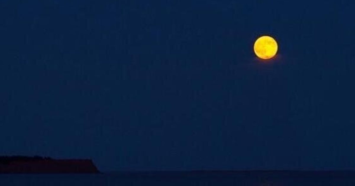 Supermoon Canada 2014: Best Canadian Photos Of The 'Perigee Moon ...
