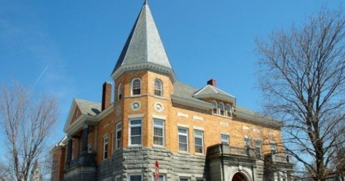 Haskell Free Library And Opera House Straddles The Canada-U.S. Border ...