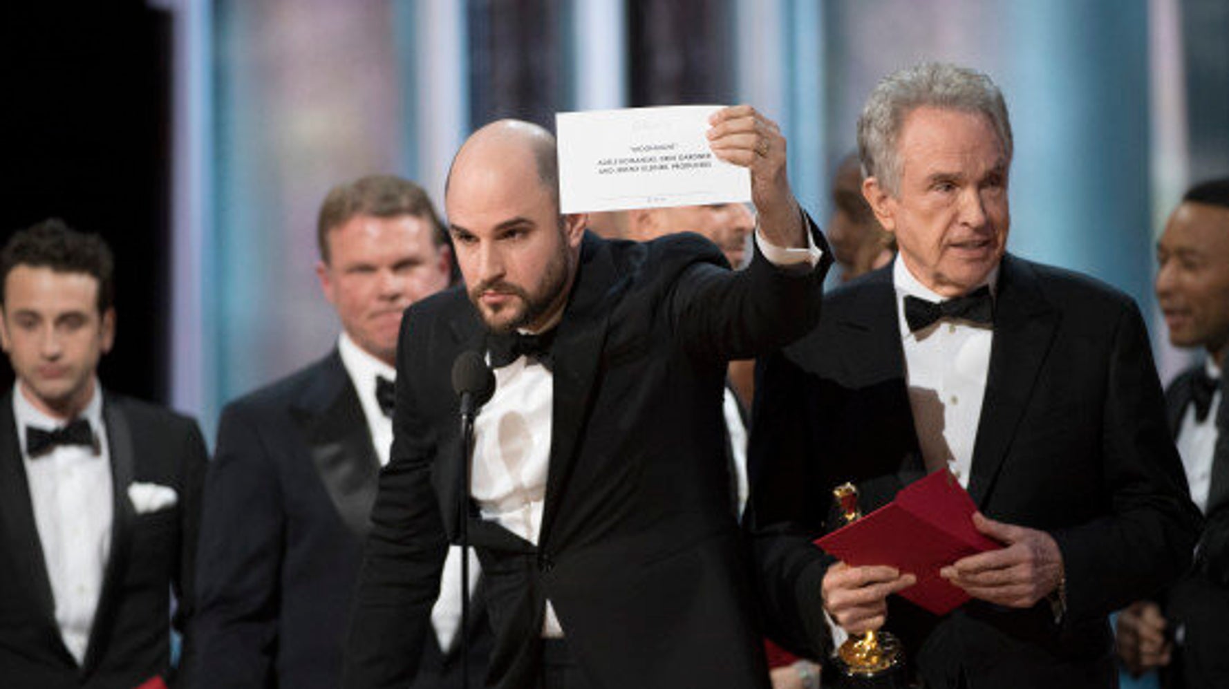 The Award For Grace Goes To 'La La Land' Producer Jordan Horowitz ...