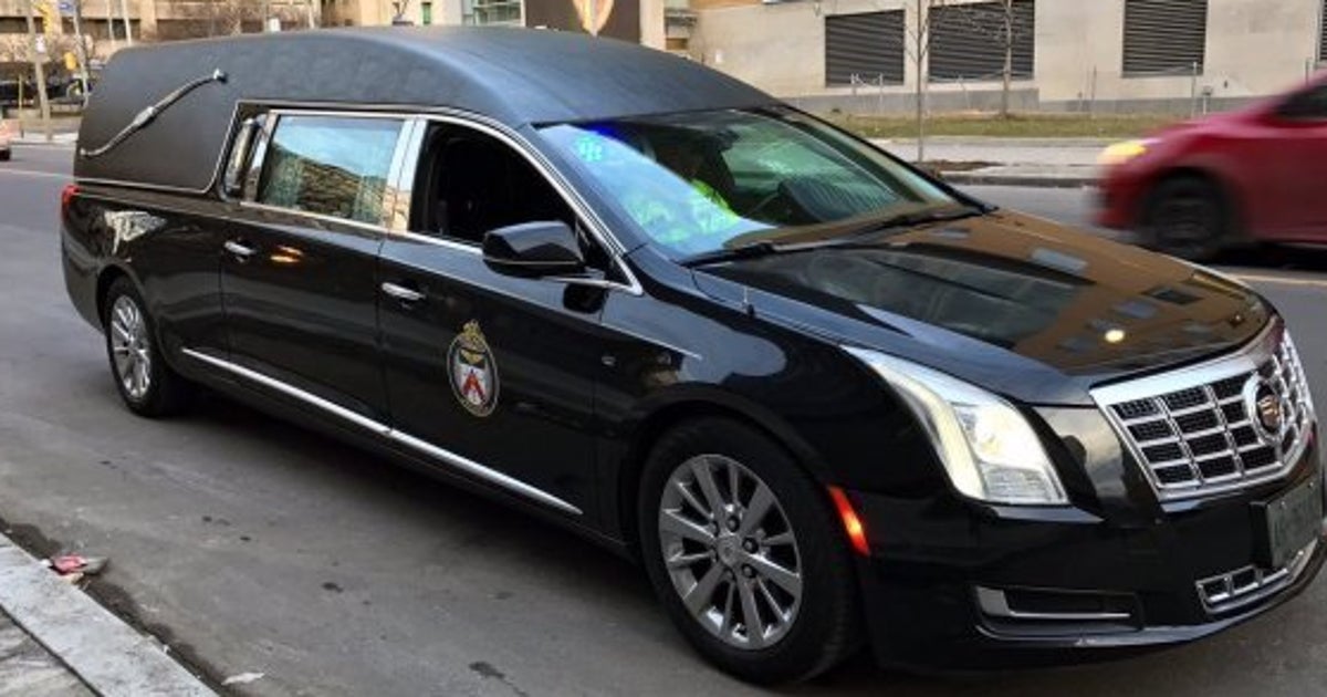 Toronto Police Hearse Pulls Over Distracted Drivers | HuffPost News