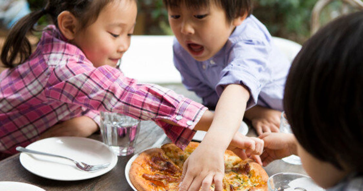 How To Raise A Generous Child | HuffPost Parents How To Raise A Generous Child | HuffPost Parents