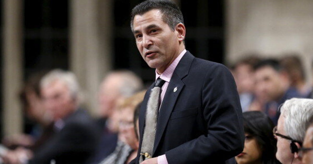 Justin Trudeau Hugged Hunter Tootoo Upon Learning Of Addiction ...