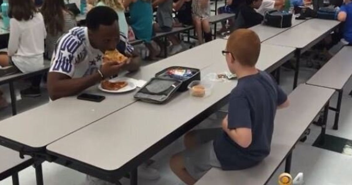 Travis Rudolph Changes Boy With Autism's Life With One Kind Gesture ...