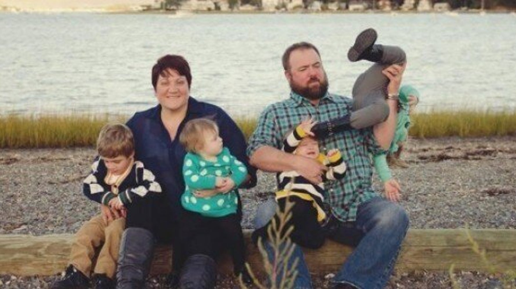 Awkward Moments That Only Happen With Twins | HuffPost Parents