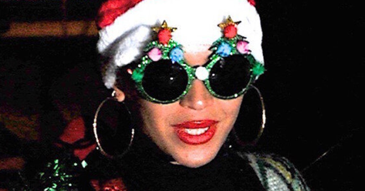 Beyonce Dresses Up Like A Christmas Tree, Takes Holiday Outfits To Next ...