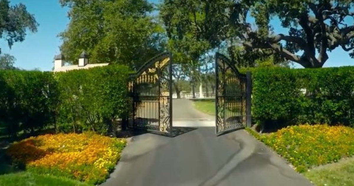 Michael Jackson's Neverland Ranch Rarely Looked As Stunning As In This ...