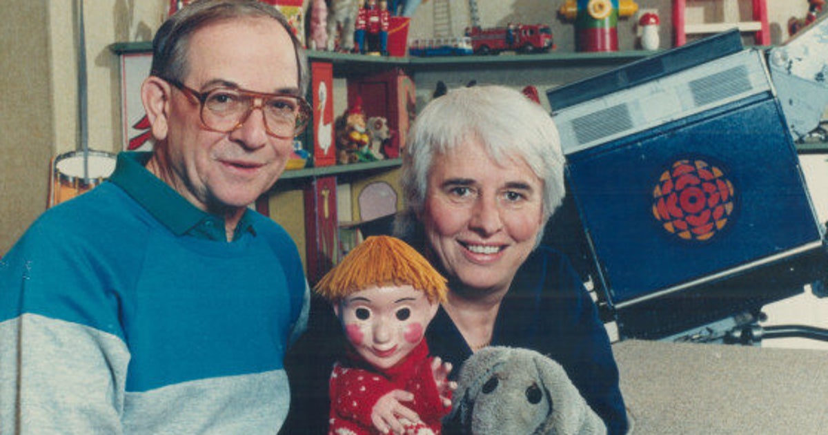 Mr. Dressup Casey Finnegan: What Happened To Those Beloved Puppets ...