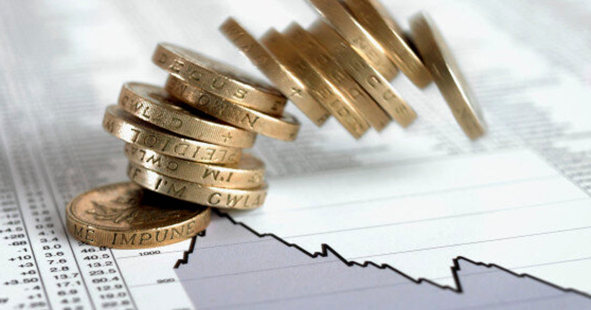 The Difference Between Saving And Investing | HuffPost Life The Difference Between Saving And Investing | HuffPost Life