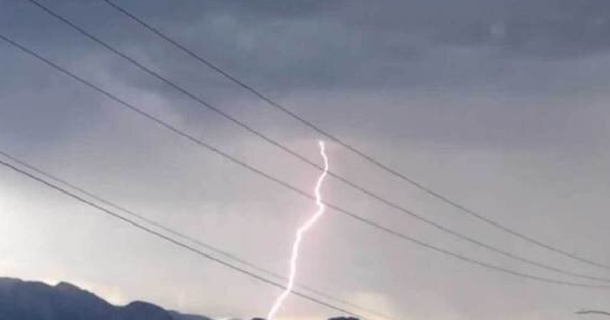 Crazy Lightning In Okanagan Hits WestJet Plane | HuffPost British Columbia