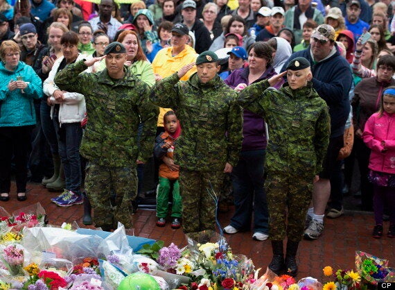 Moncton RCMP Shooting Vigil Draws Hundreds Of Mourners (PHOTOS ...