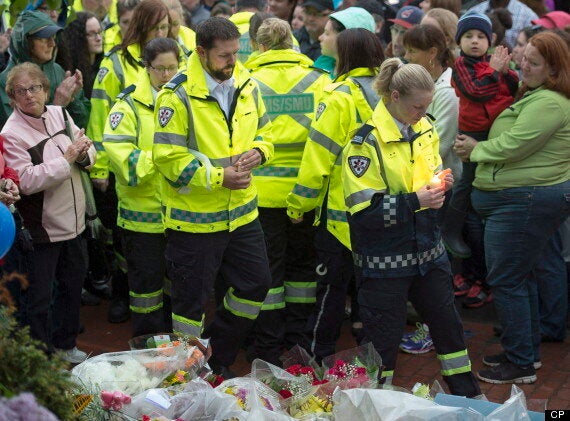 Moncton RCMP Shooting Vigil Draws Hundreds Of Mourners (PHOTOS ...