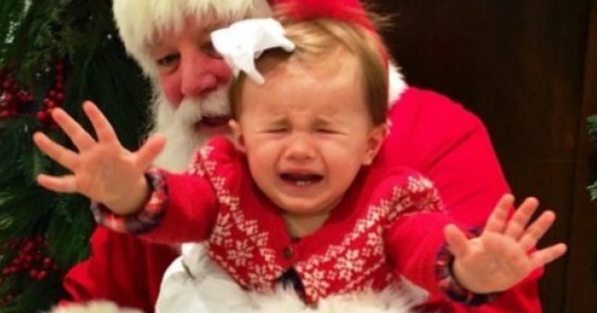 Santa Photo Fails: Proof That Meeting Santa Isn't Always Magical ...