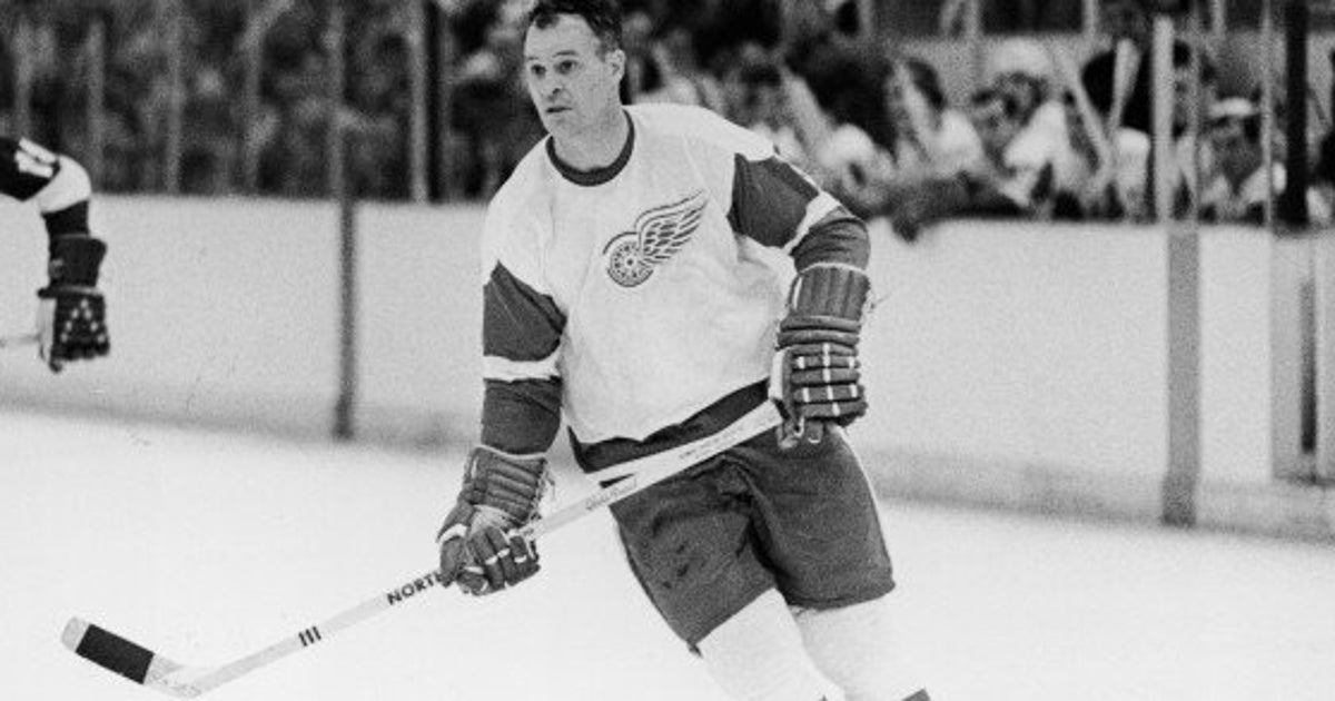 Gordie Howe Dies: 'Mr. Hockey' Earned His Nickname Easily | HuffPost News