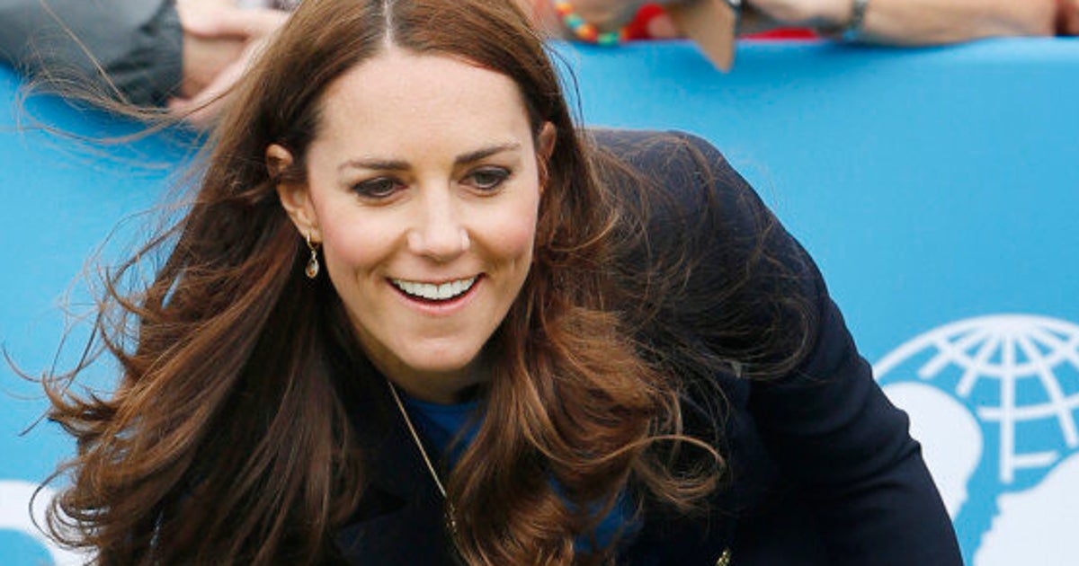 Kate Middleton Bowls In Gorgeous Blue Dress At Commonwealth Games ...