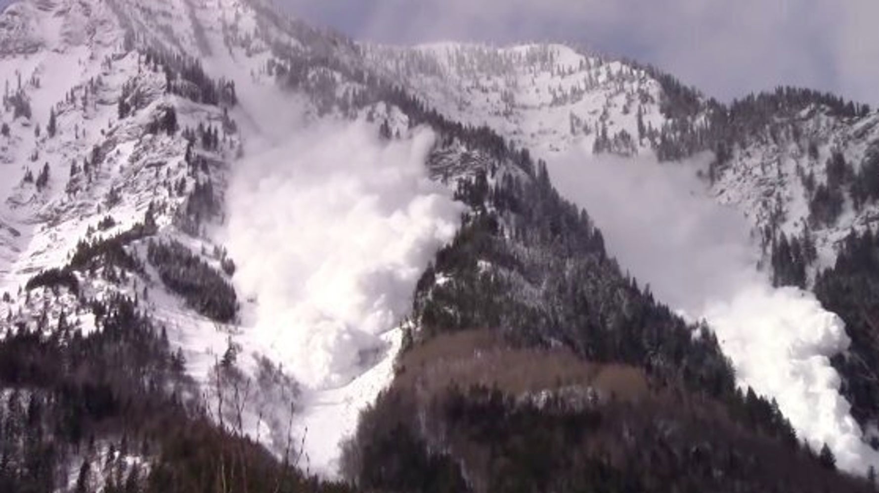 Avalanche Video Shot By B.C. Transportation Crews | HuffPost British ...