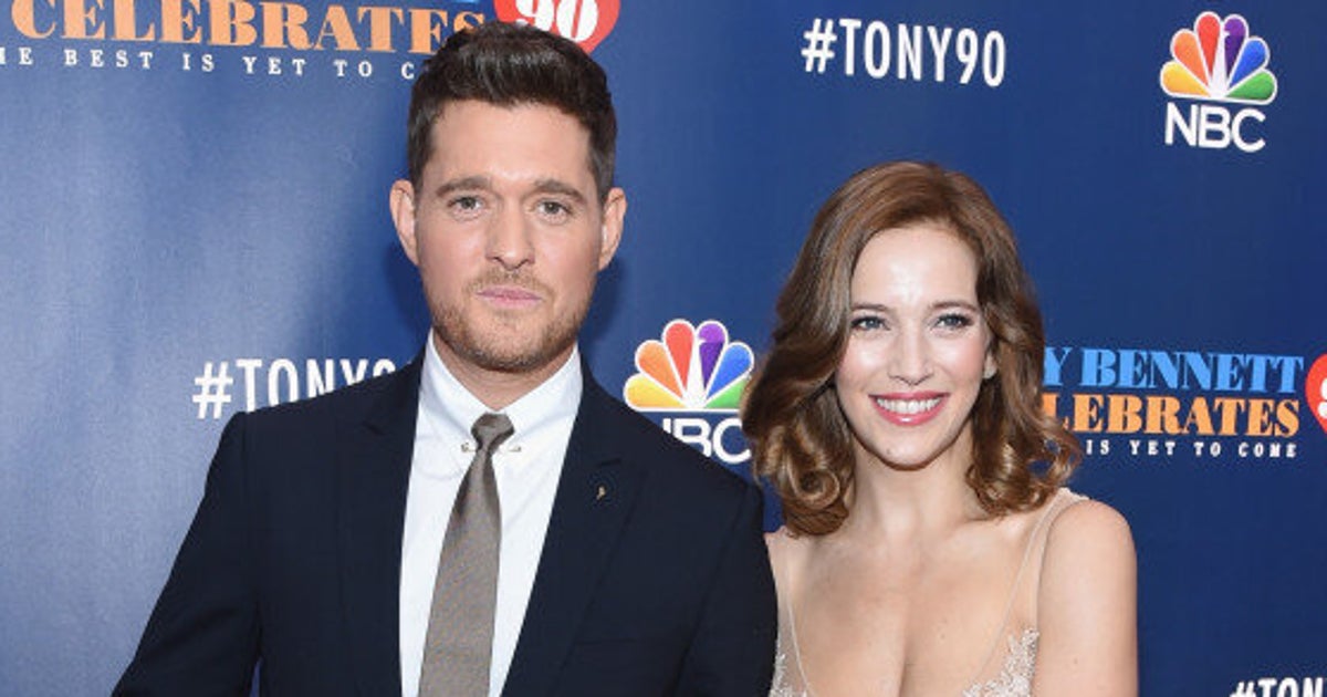 Michael Bublé's Wife Shares Adorable Beach Photo With Son | HuffPost ...