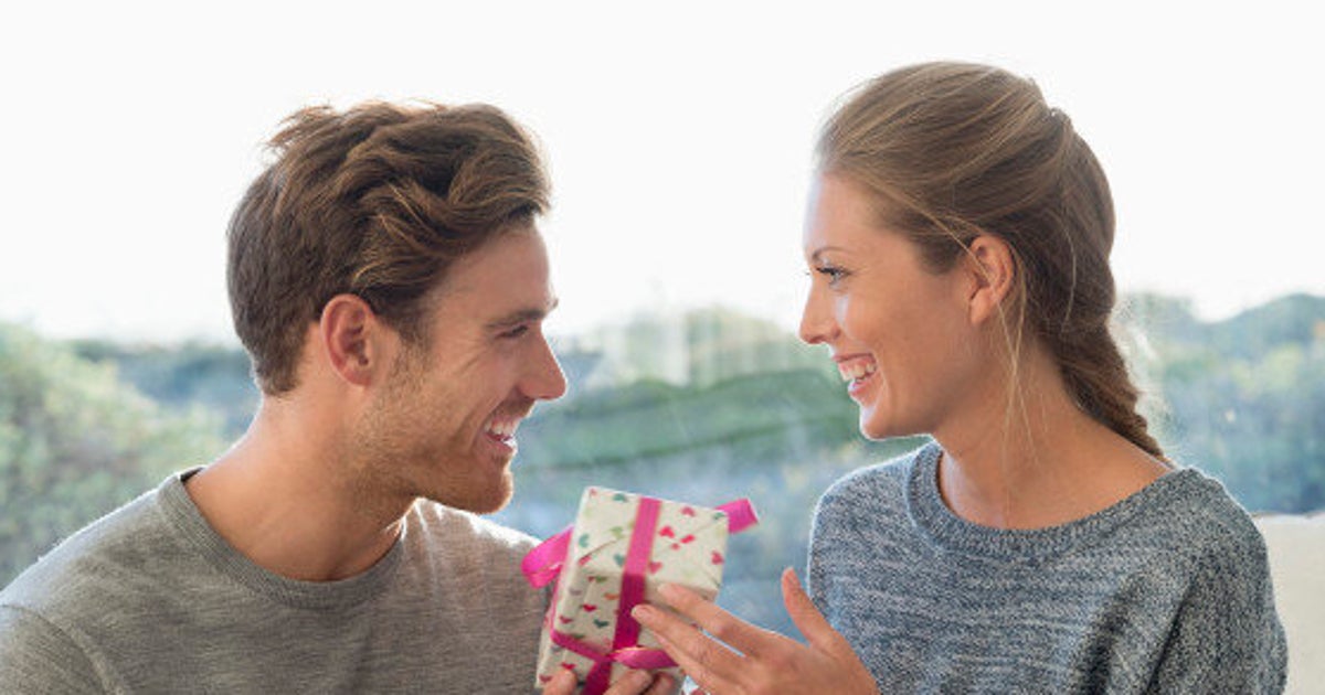 22 Anniversary Gift Ideas For All Your Dating Milestones | HuffPost Life