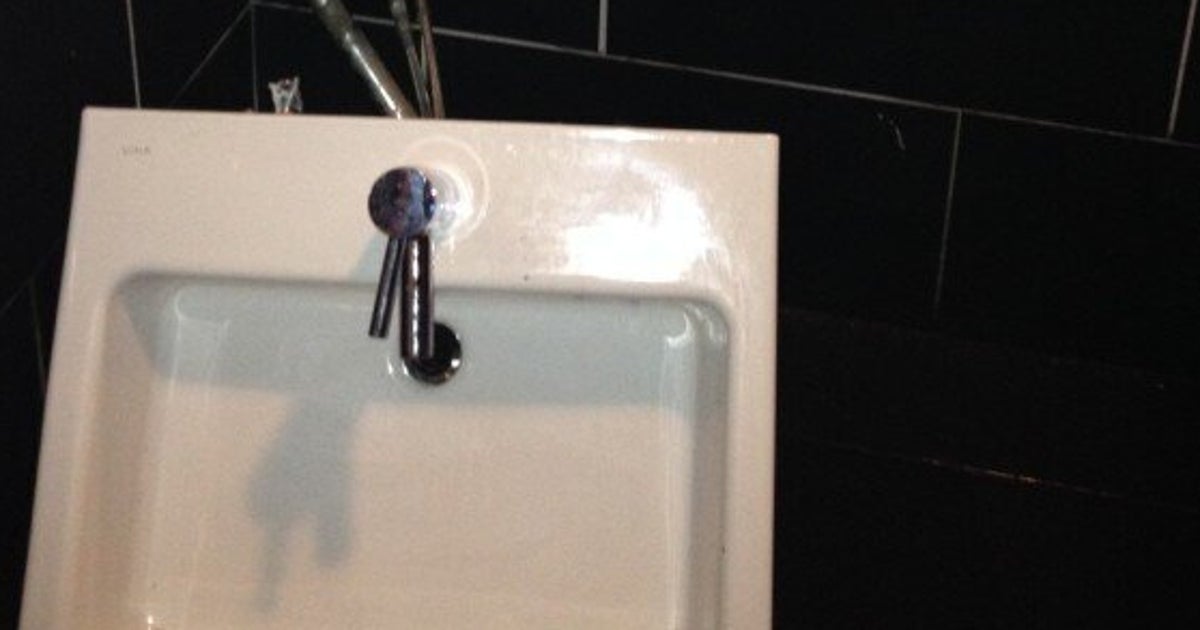 This Is An Epic Bathroom FAIL In Vancouver (PHOTO) | HuffPost British ...