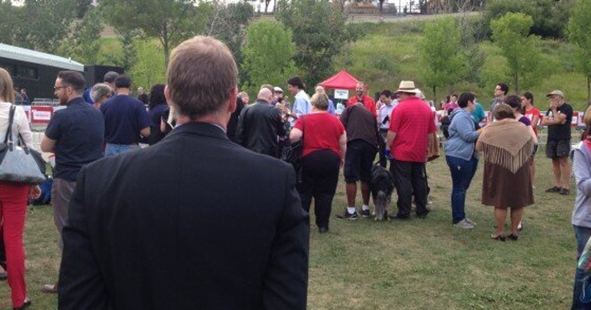 Justin Trudeau Receives RCMP Security Detail At Edmonton Rally ...