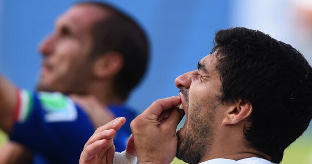 Did Luis Suarez Bite Giorgio Chiellini During Italy Vs. Uruguay World ...