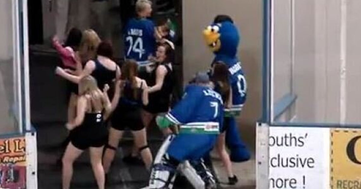Andrew Loewen's Goalie Dance Shakes Up YouTube (VIDEO) | HuffPost News