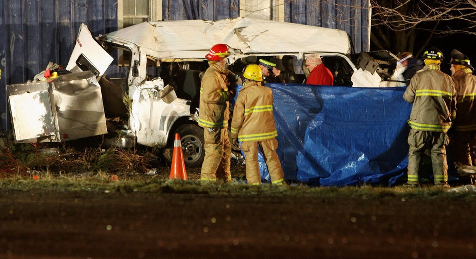 Stratford Ontario Van Crash Kills 11 | HuffPost News