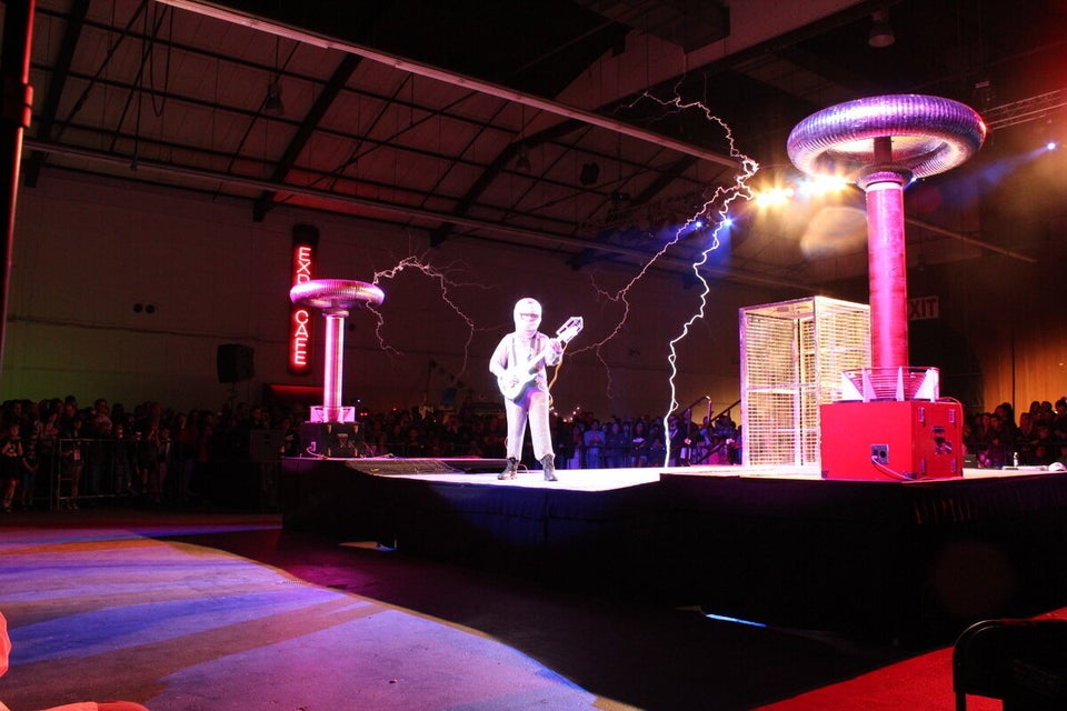 ArcAttack At Beakerhead: Singing Tesla Coils Produce Electrifying Show ...